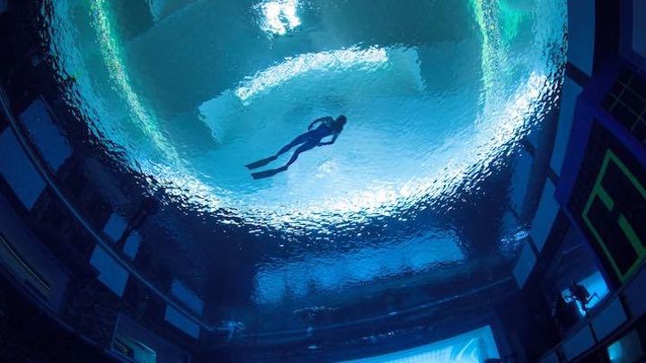 Dubai inaugura piscina mais profunda do mundo (Libras) - Libraria News