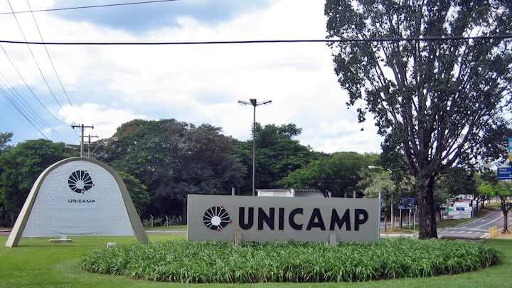 Professor da Unicamp saca faca em briga (Libras) - Libraria News